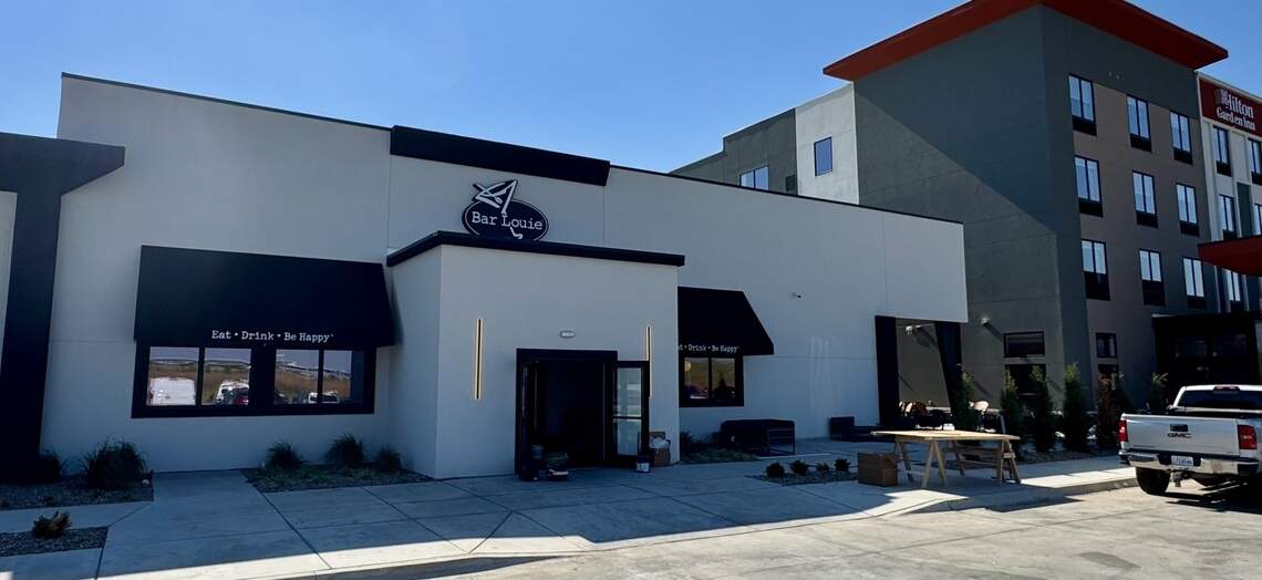 Bar Louie in Wichita will feature craft burgers, happy hour | Wichita Eagle