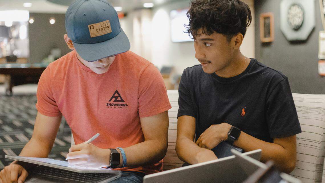 Support group helps Hispanic first-gen college students | Wichita Eagle
